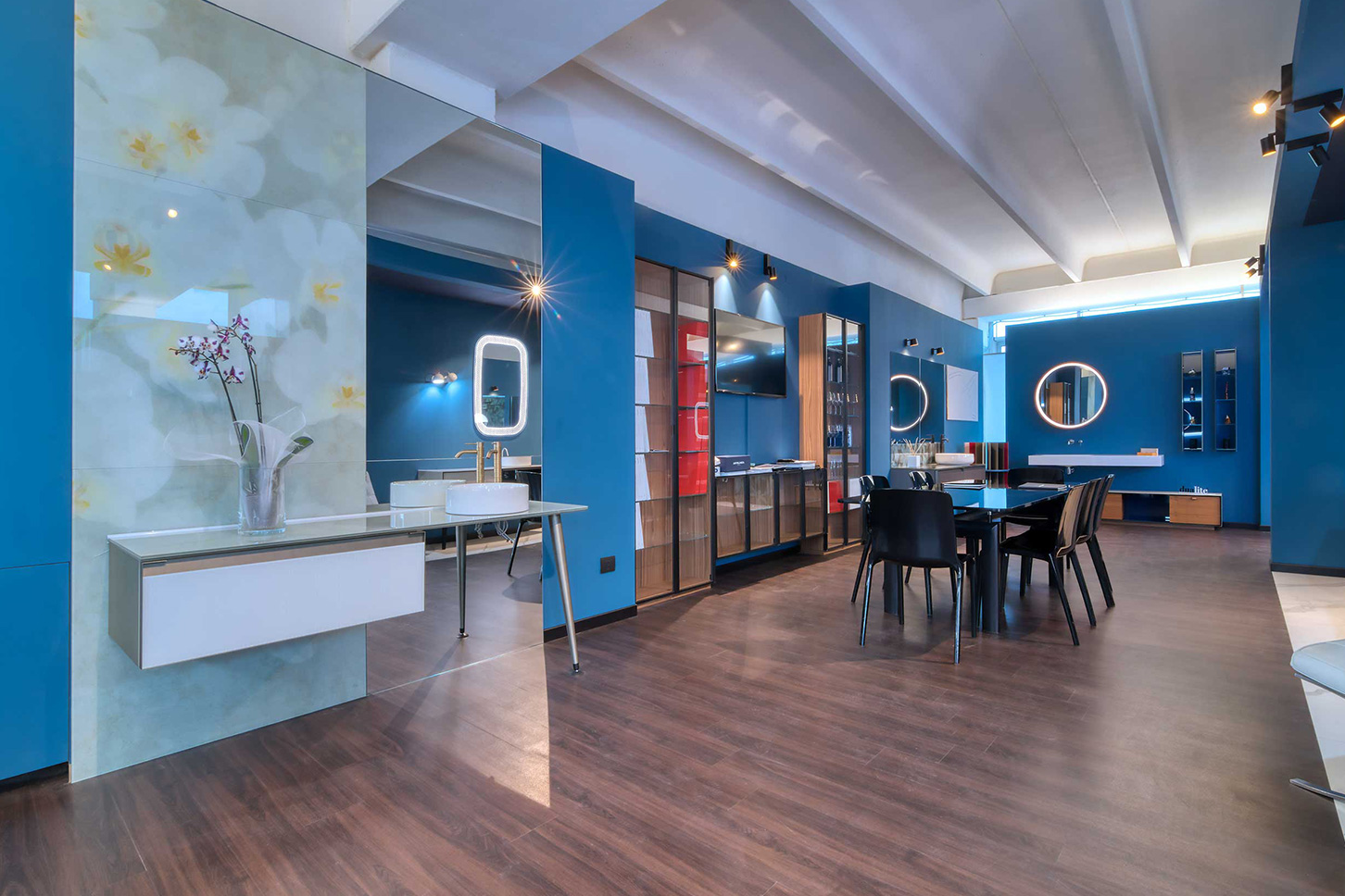 Showroom - Gallery - Bathroom, Design, Bathroom's furnishings, LED ...